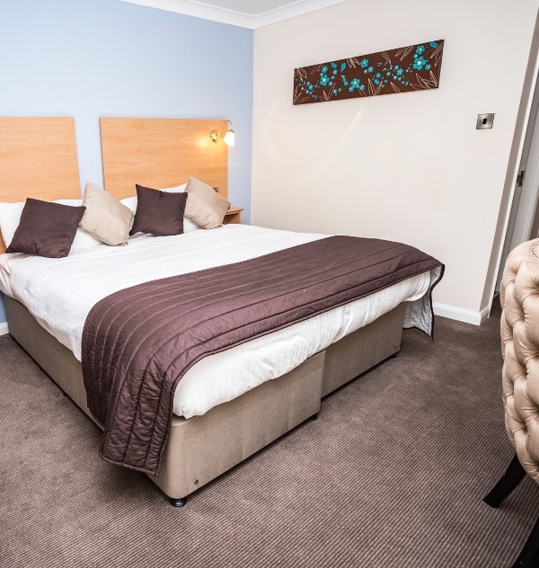 Accommodation in Newcastle Under Lyme - Borough Arms Hotel